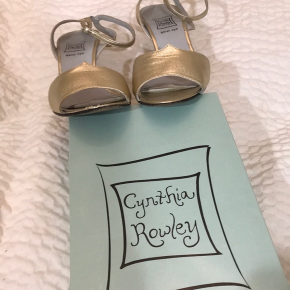 Cynthia Rowley | Shoes | Cynthia Rowley Gold Leather Wedge Sandal Size ...
